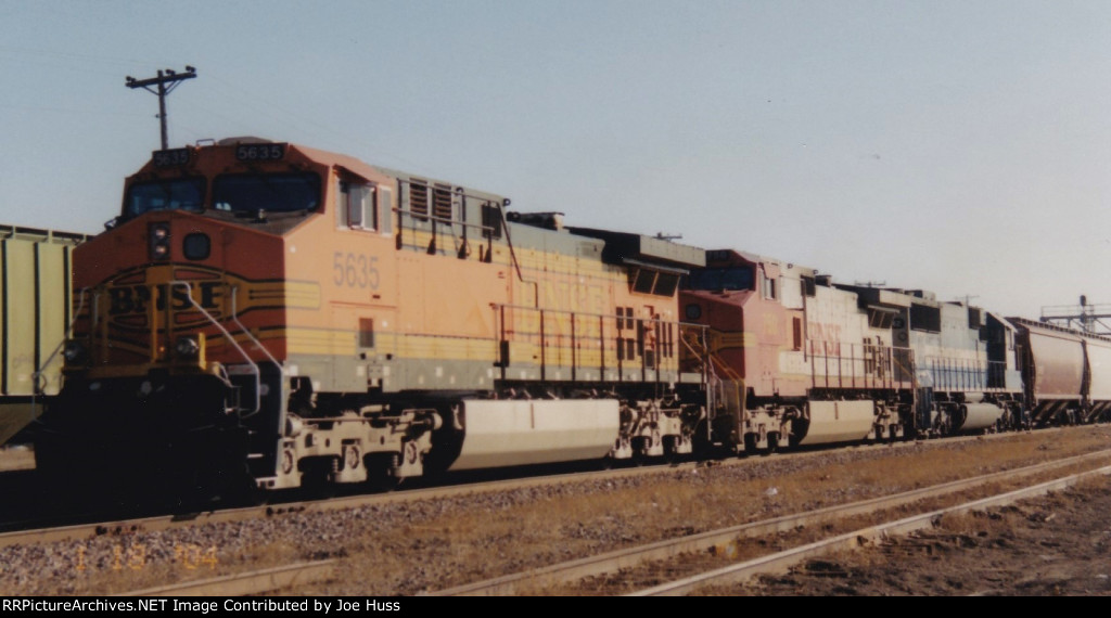 BNSF 5635 West